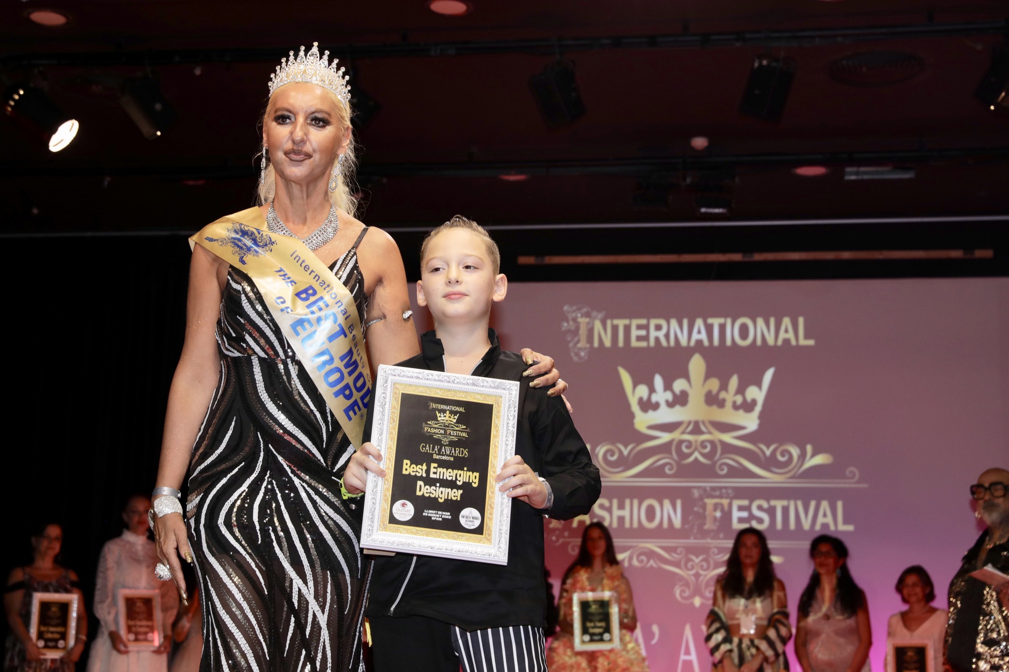 Tinerii designeri români la „The Best Model of Europe” | Kids Top Model
